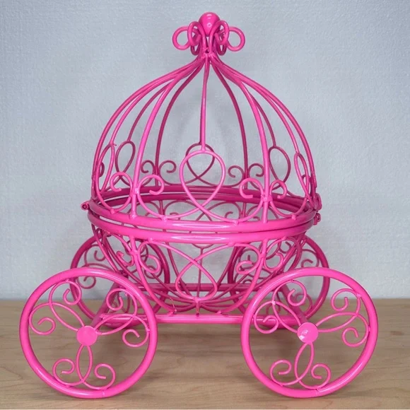 Metal Carriage Party Favors 𝓣𝓱𝓮 𝓟𝓪𝓼𝓽𝓮𝓵